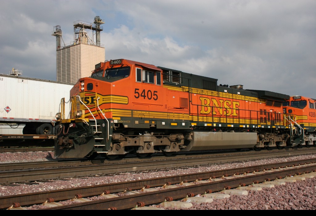 BNSF 5405